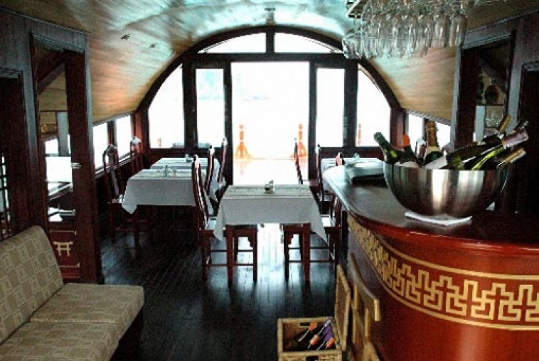 Red Dragon Junk 5 Cabins | Vietnam Travel Group